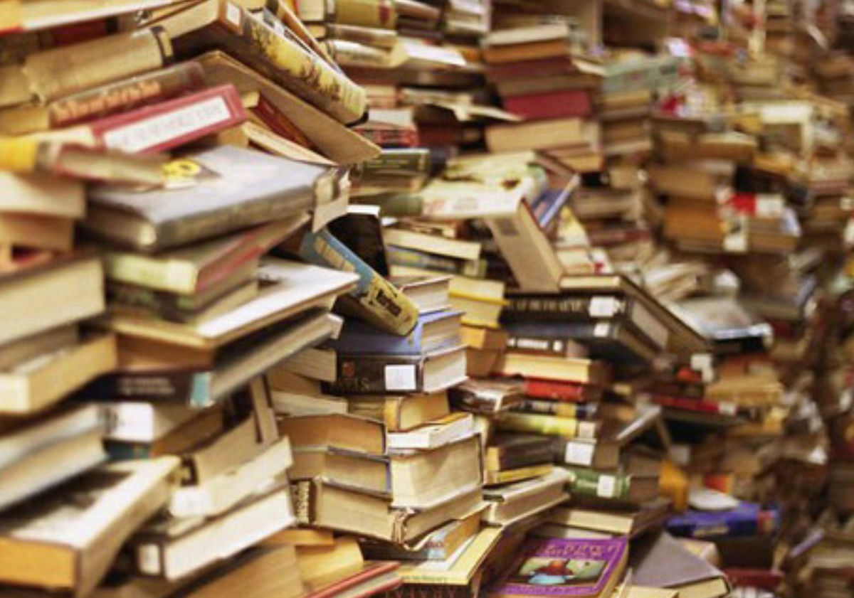 Reselling Books…Yes or No? – Hunting for Vintage