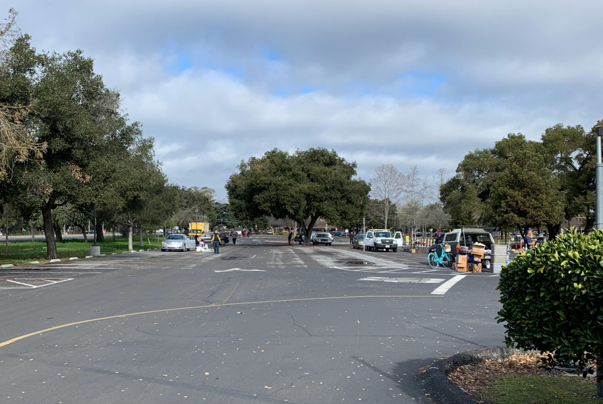 Working in the Gloom and an Empty Flea Market – Hunting for Vintage